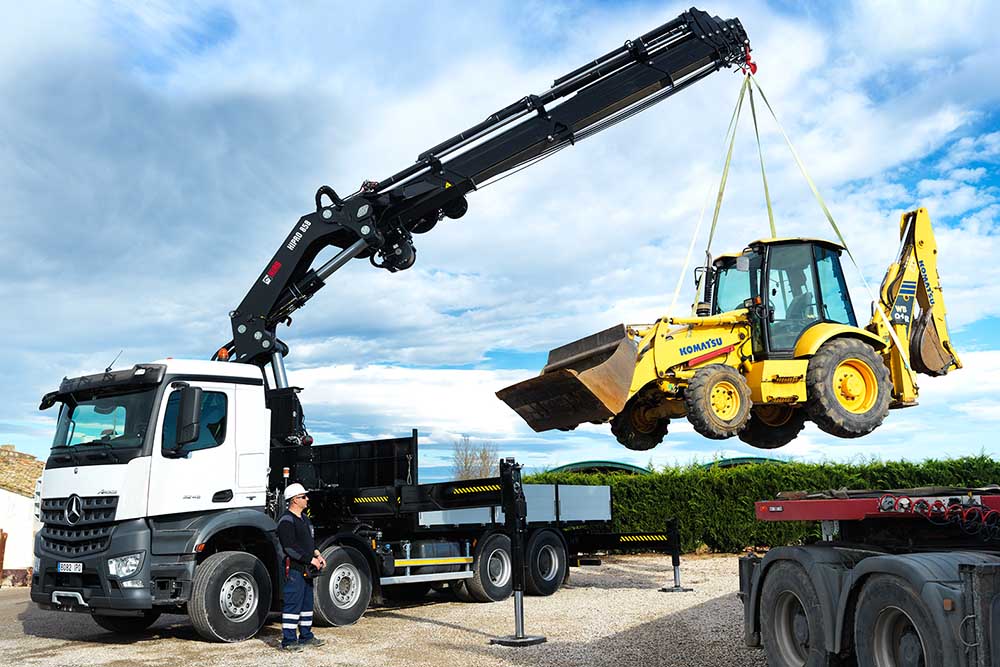 Hiab X-HiPro 858, o nouă macara pentru sarcini grele