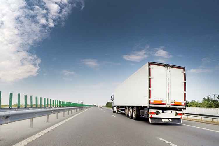 Polonia își păstrează poziția de lider în transportul rutier internațional