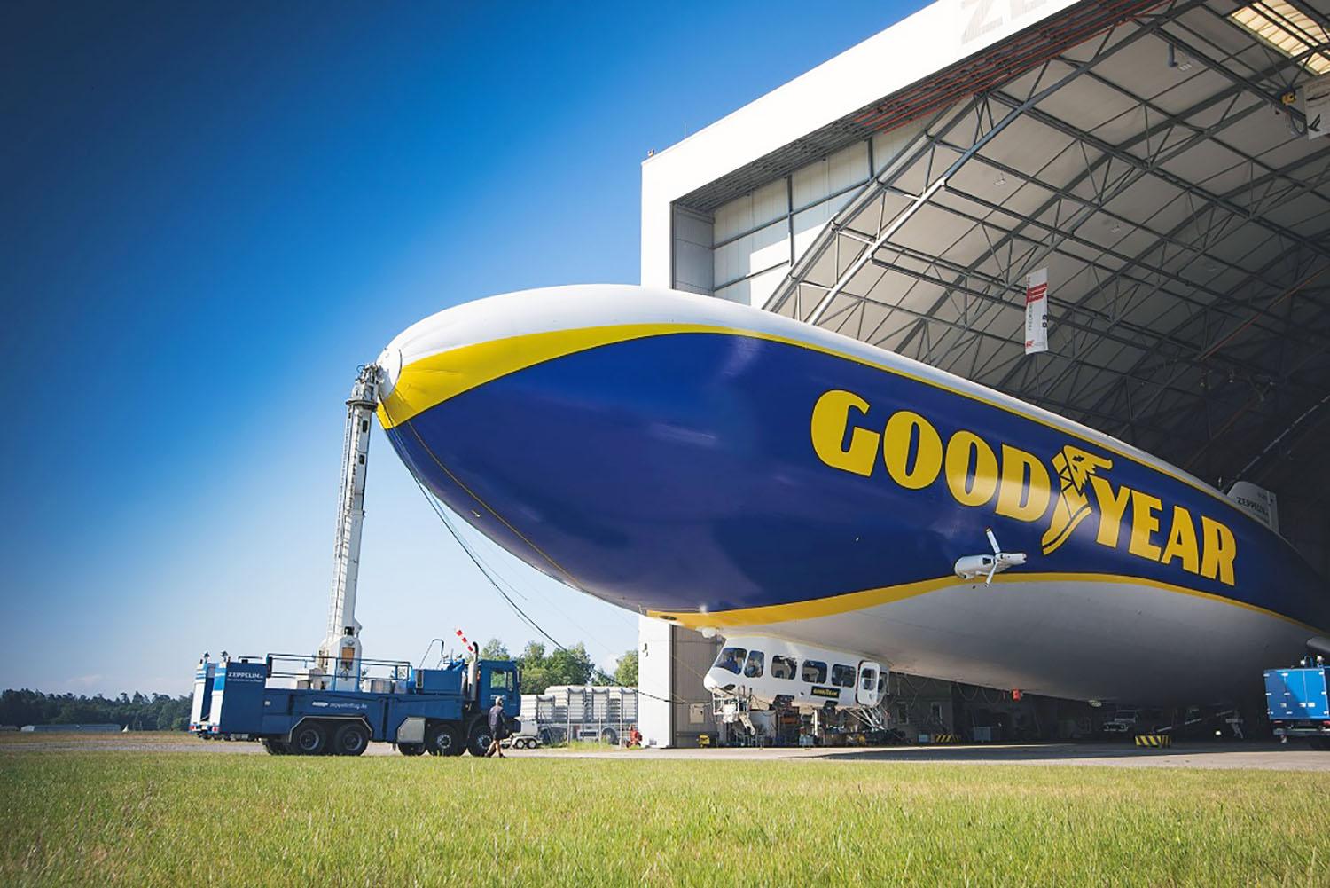 Dirijabilul Goodyear revine pe cerul din Europa după o pauză de aproape ...