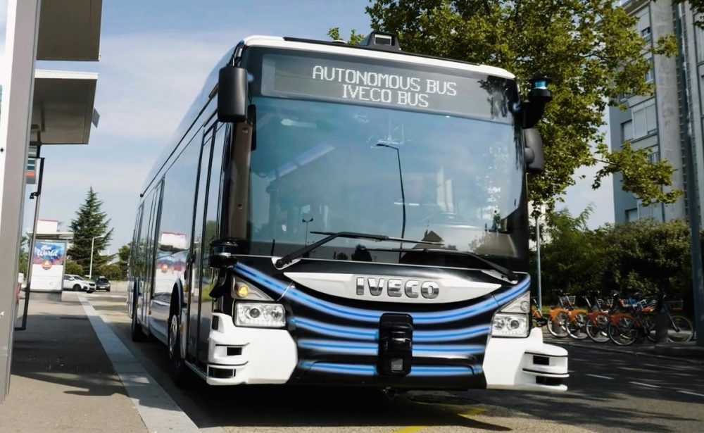 IVECO a testat cu succes un prototip de autobuz autonom