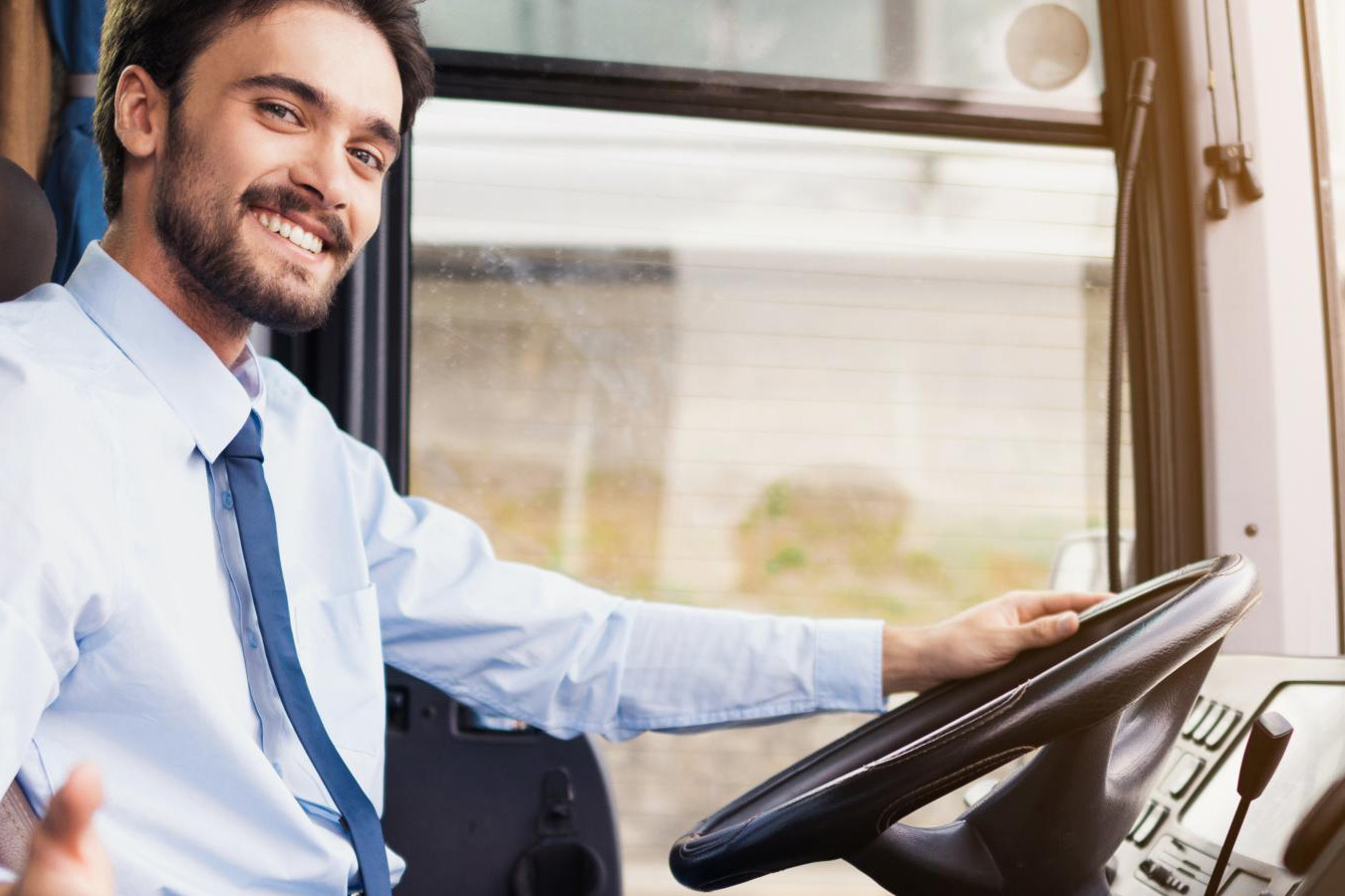 IRU propune ca vârsta minimă pentru obținerea permisului de autocar să ...