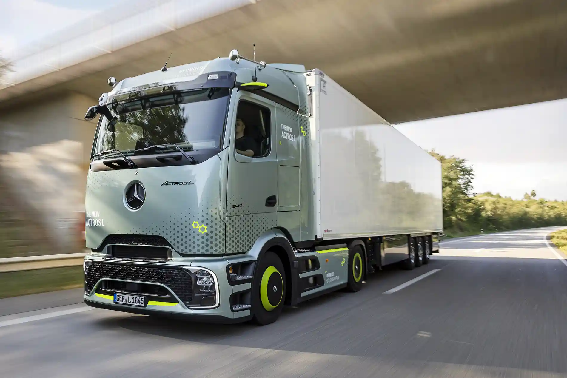 Noul Mercedes-Benz Actros L promite economii de combustibil de până la 3%