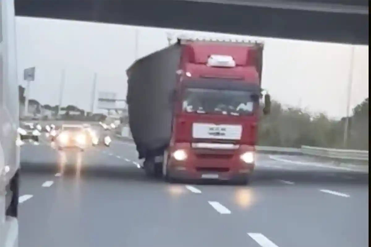 Camion românesc scăpat de sub control pe autostradă în Turcia