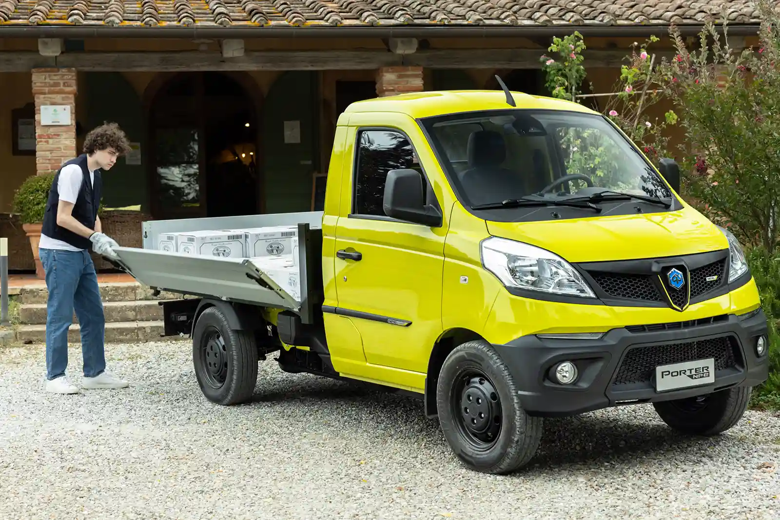 Noul Porter NPE, camion urban electric de la Piaggio